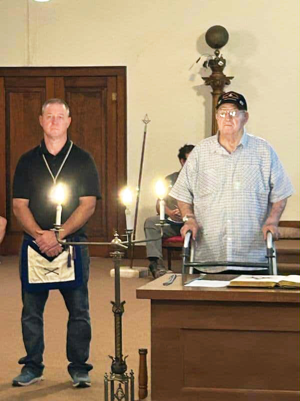 50-Year Masonic Pin Given – Memphis Democrat